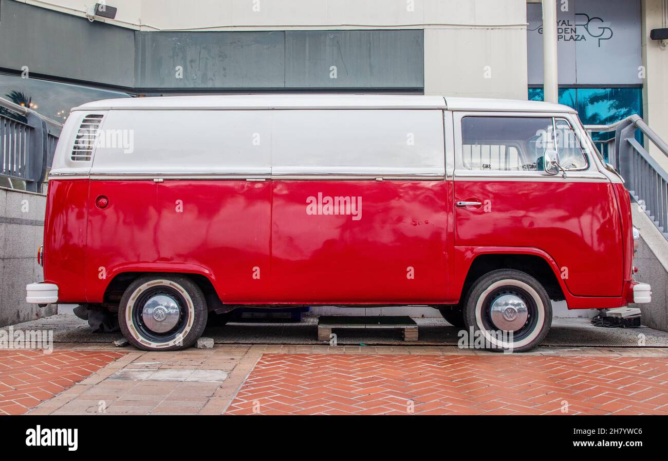 Vw minibus hi-res stock photography and images - Alamy