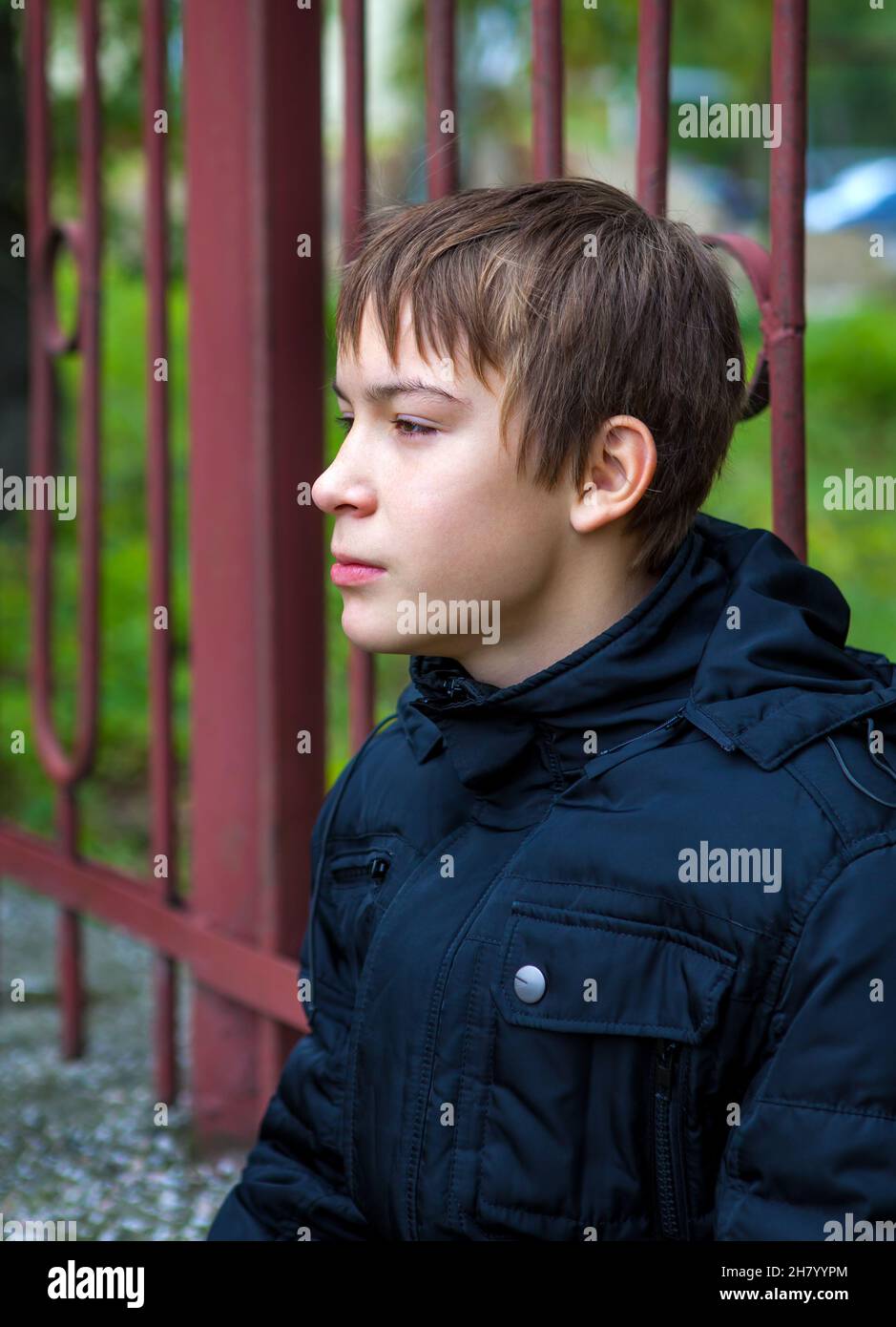 Portrait pensive child outside portrait hi-res stock photography and ...