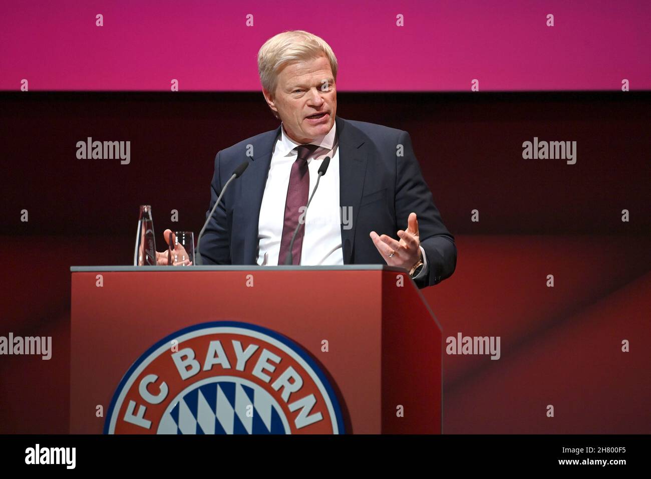 Oliver KAHN (Management Chairman FCB) at the lectern, speech, single ...