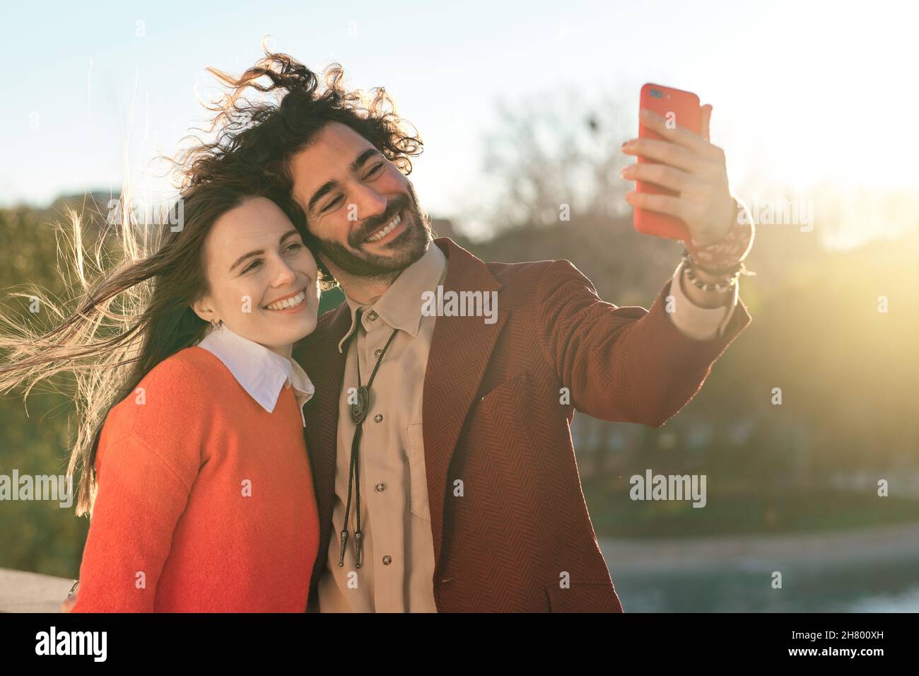 Two friends smartphone hi-res stock photography and images - Alamy