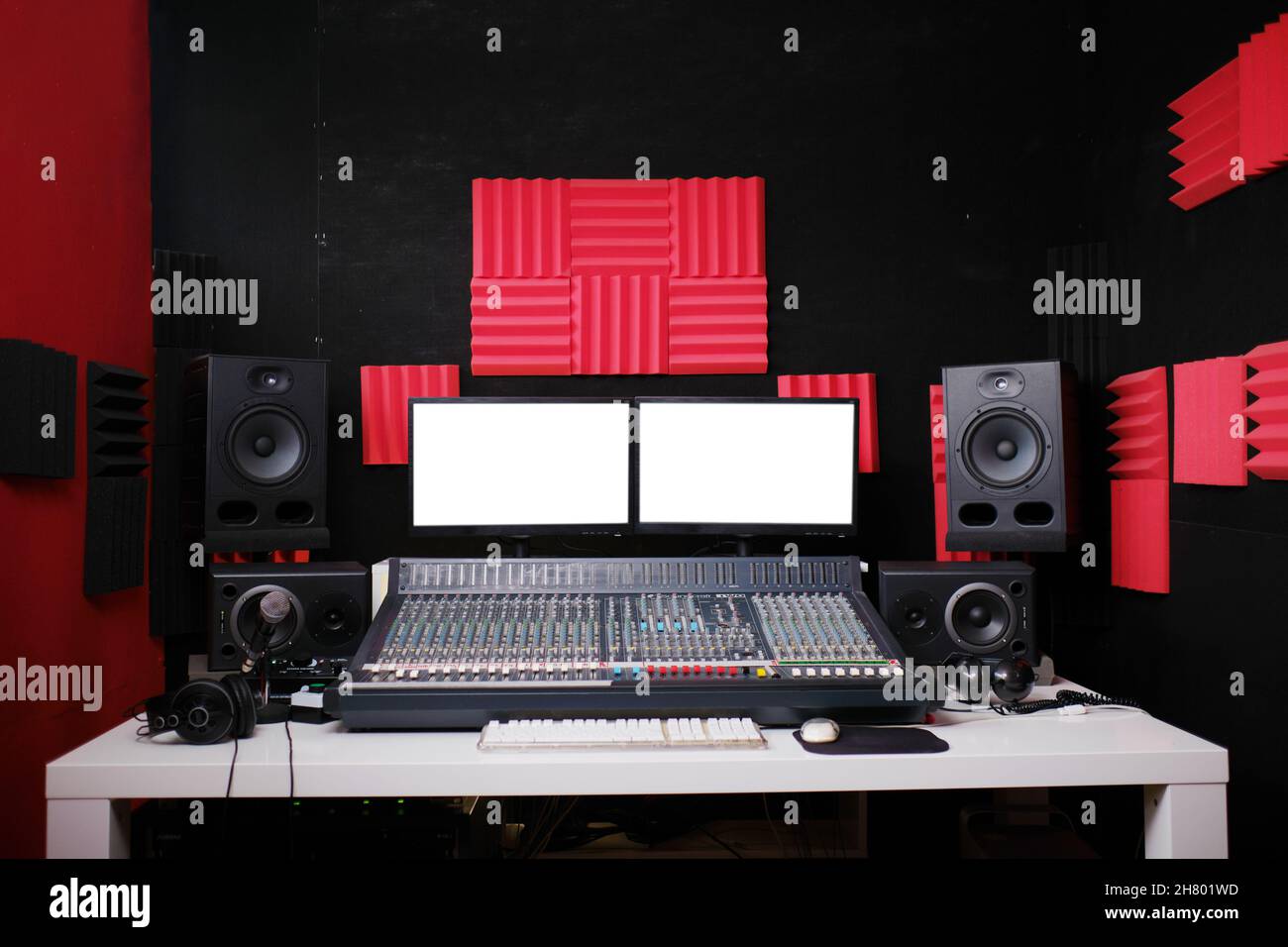 Mixing desk headphones hi-res stock photography and images - Alamy