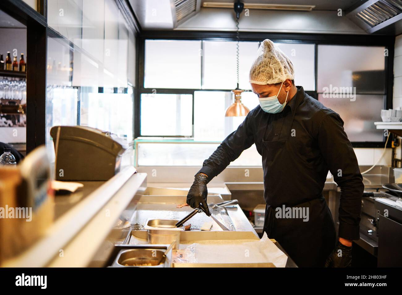 Chief apron hi-res stock photography and images - Alamy