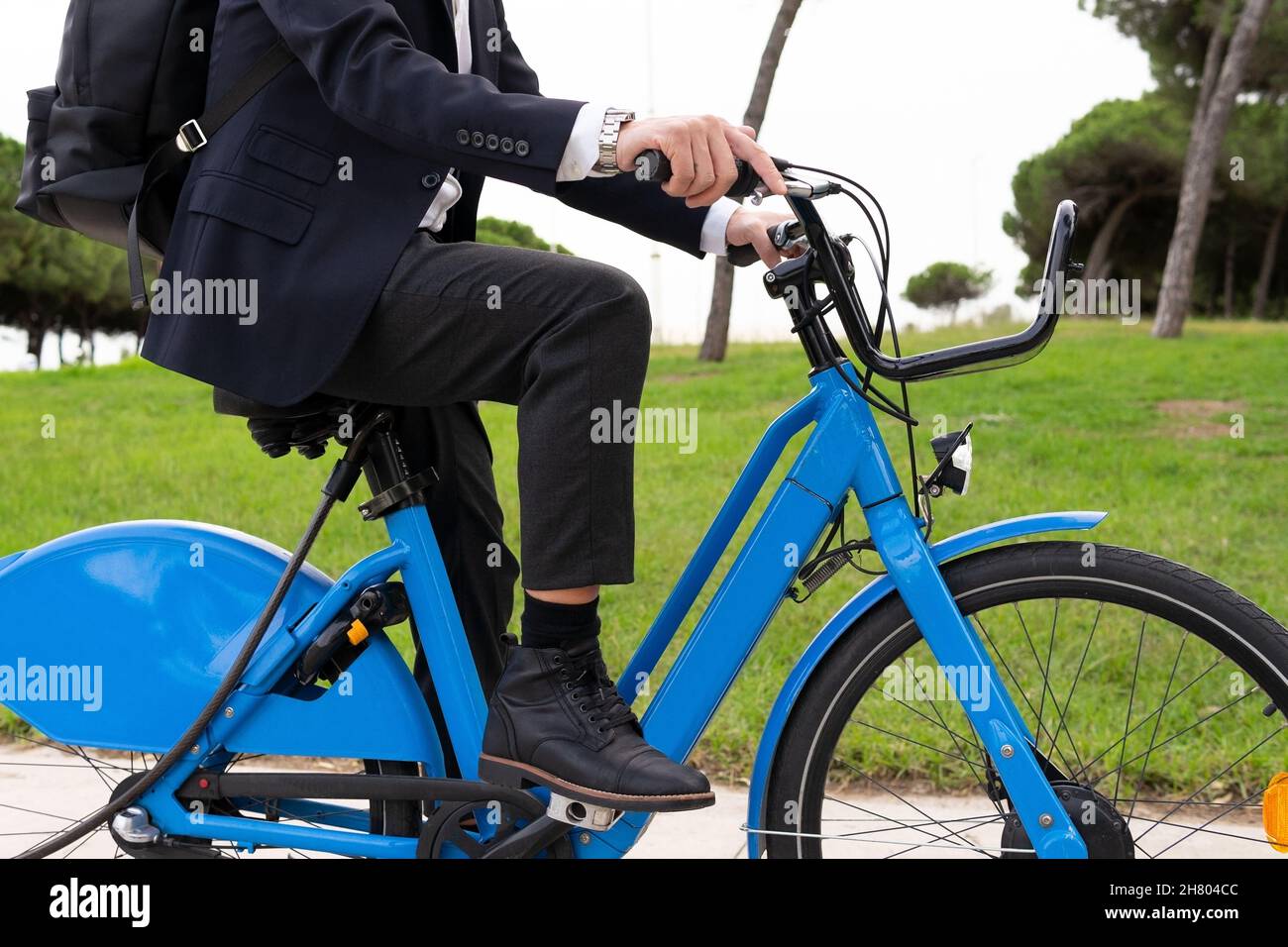 Commute to work bicycle hi-res stock photography and images - Alamy