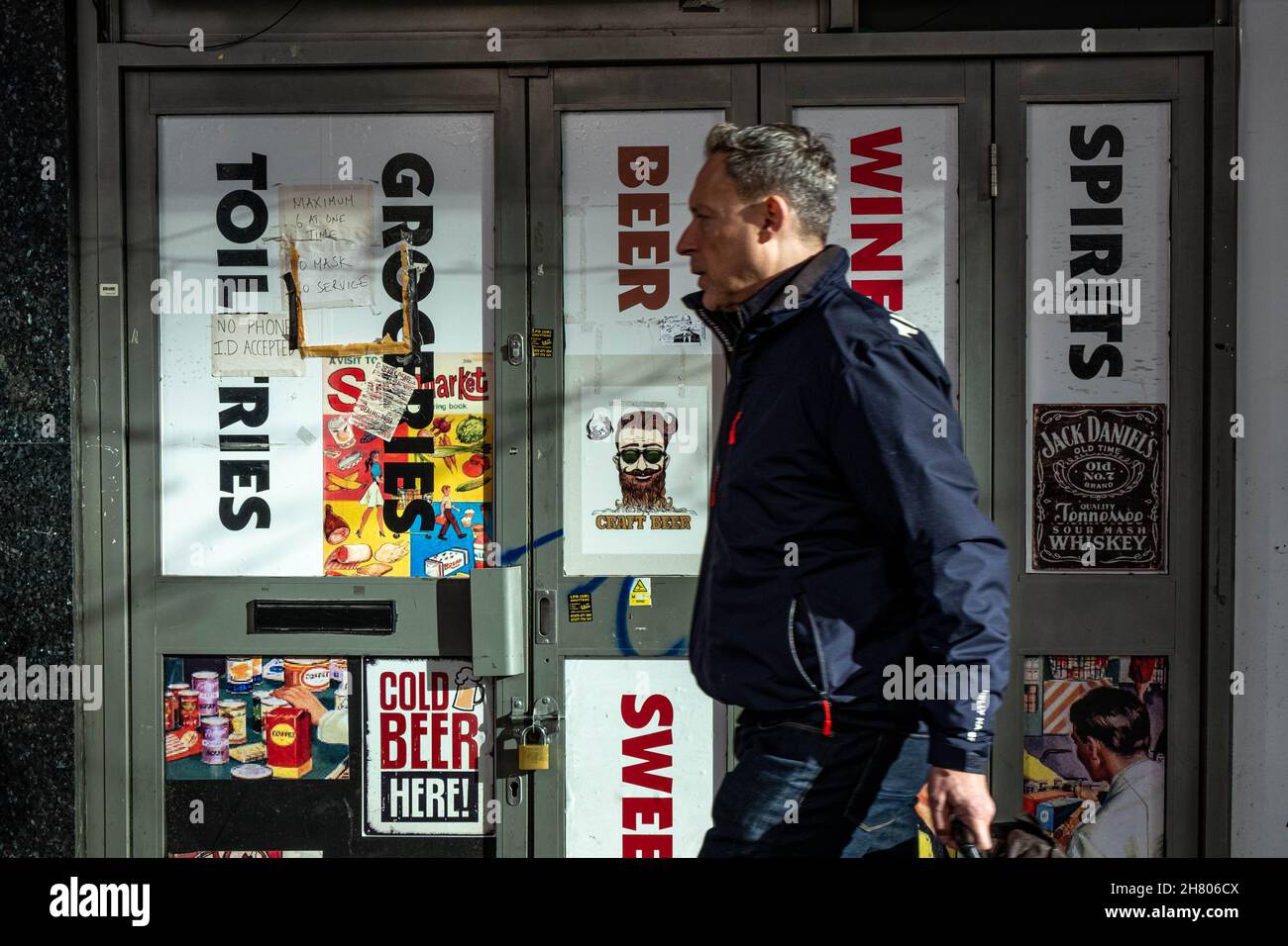 Alcohol advertising uk hi-res stock photography and images - Alamy