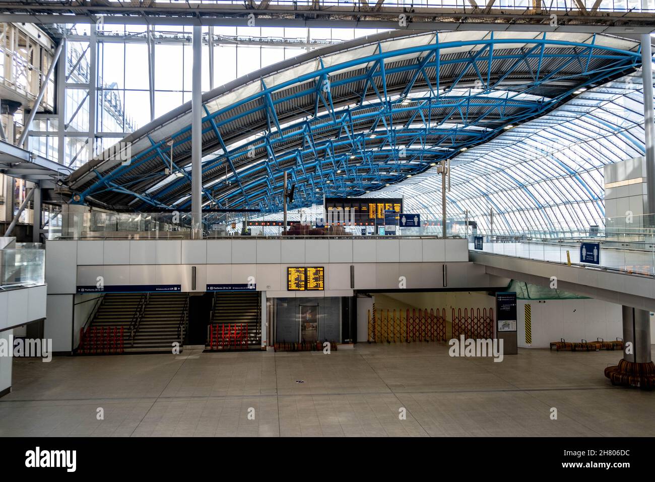 Waterloo London England UK, November 21 2021, Waterloo Main Line London ...