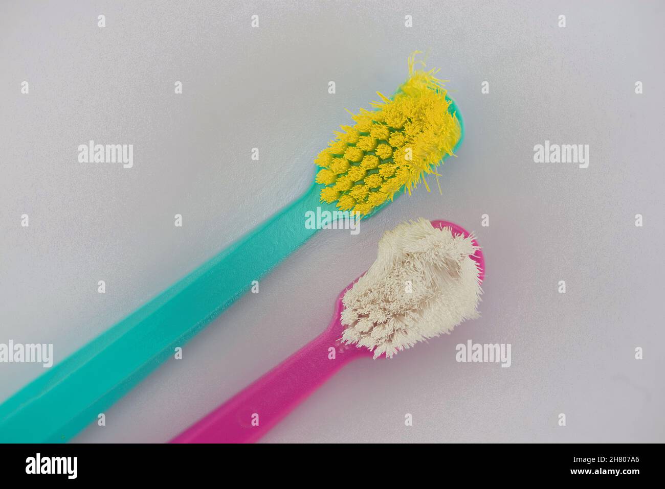 Toottbrushes hi-res stock photography and images - Alamy