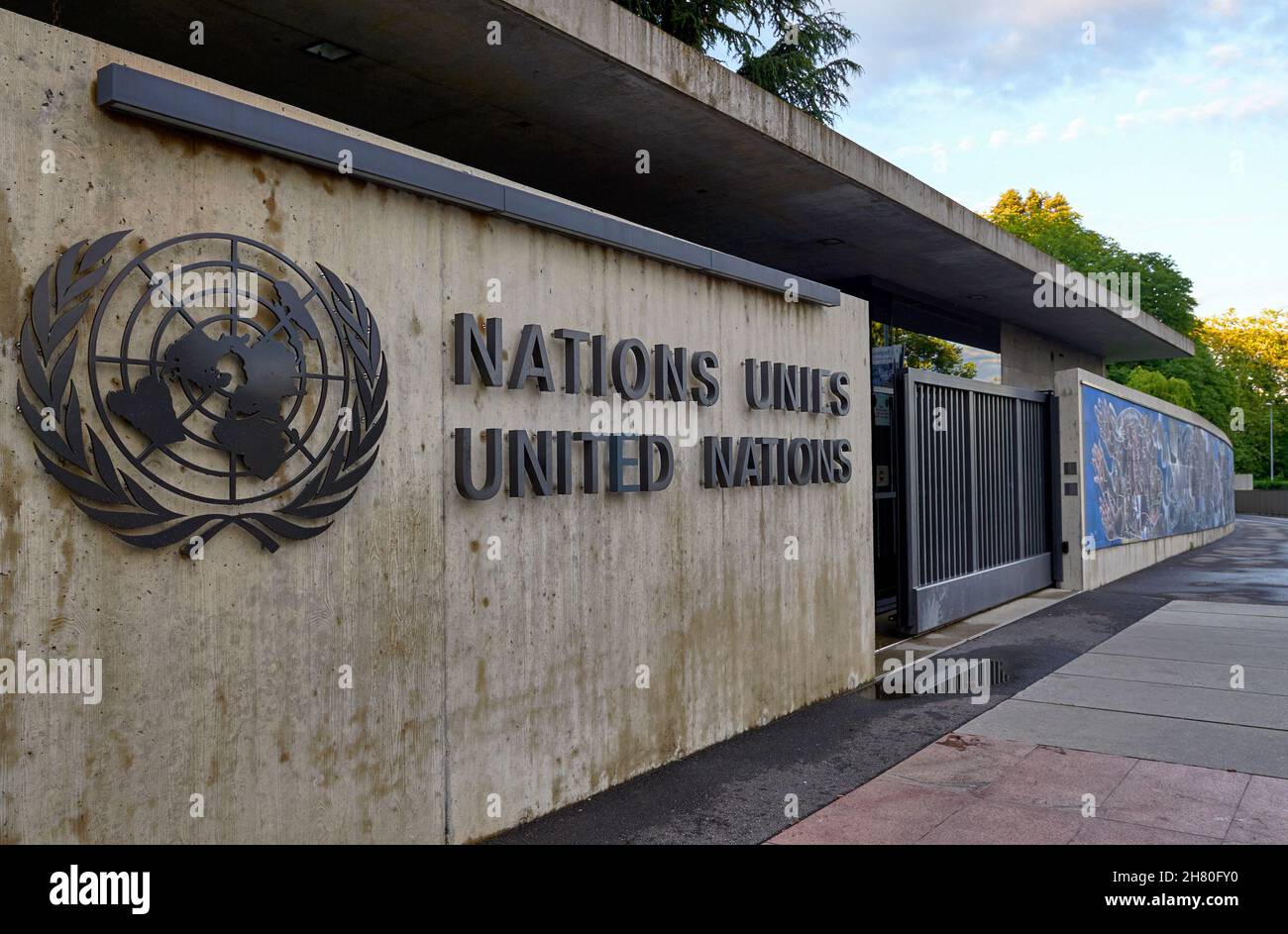 Entrance to the United Nations headquarters in Geneva Stock Photo - Alamy