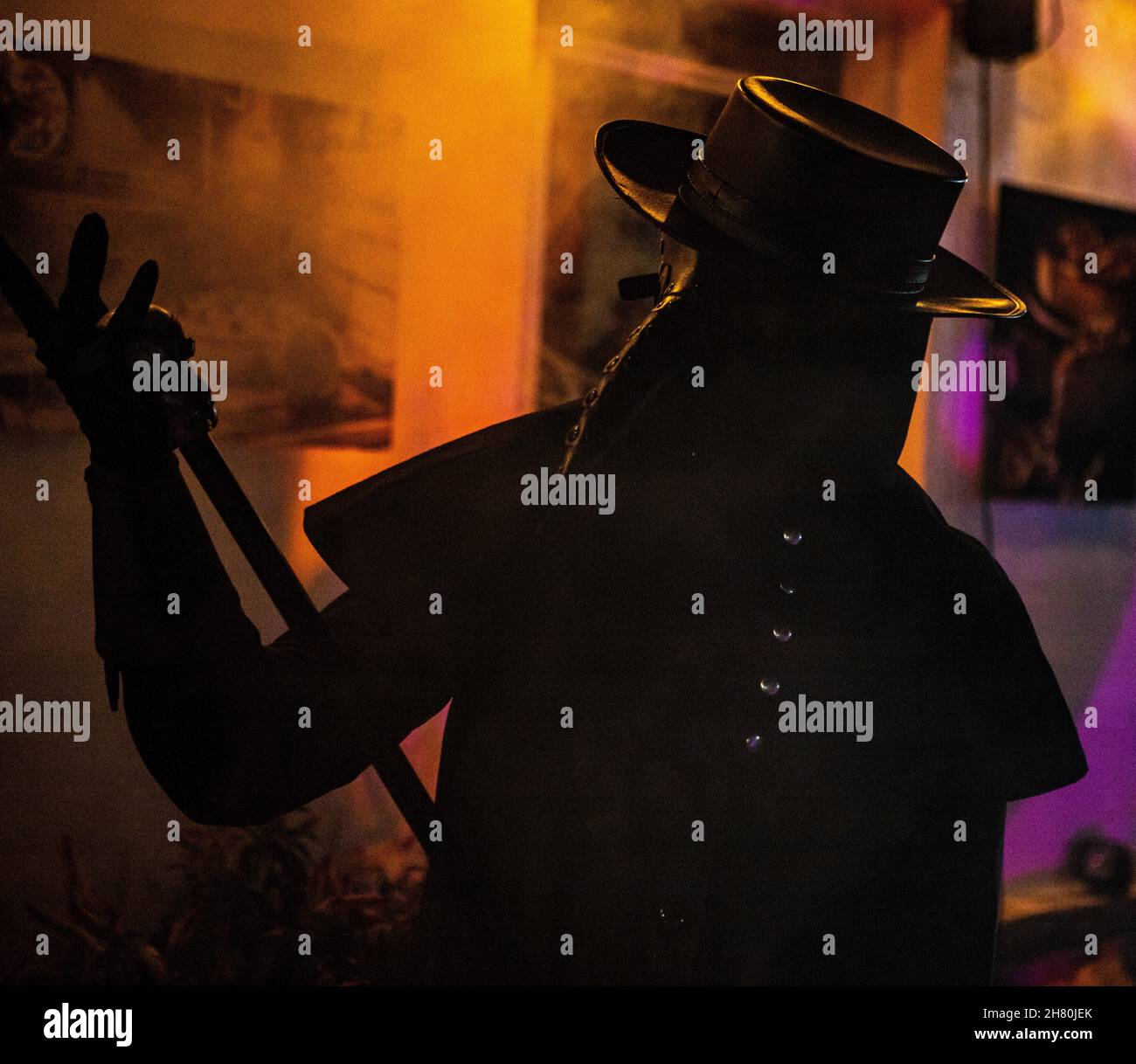Scary plague doctor with mask and hat Stock Photo - Alamy