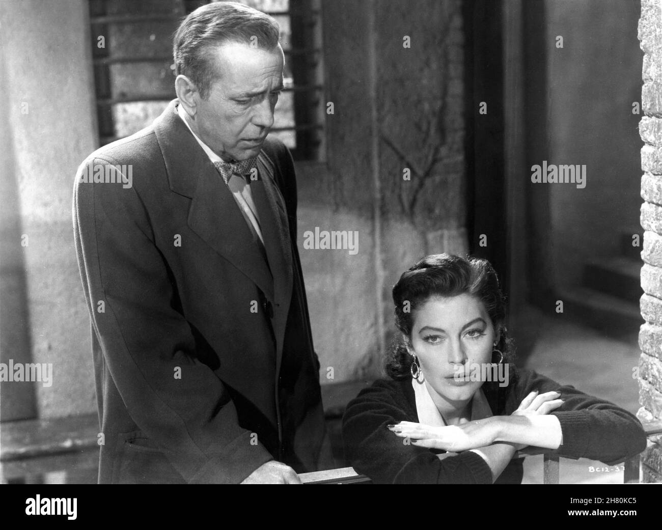 HUMPHREY BOGART and AVA GARDNER in THE BAREFOOT CONTESSA 1954 director ...