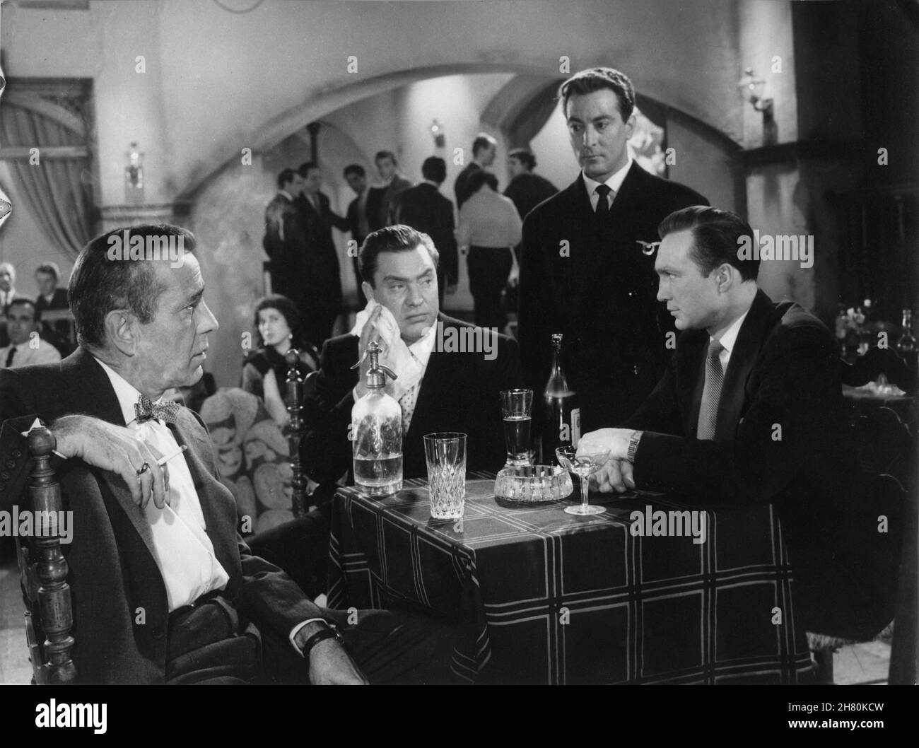 HUMPHREY BOGART EDMOND O'BRIEN and WARREN STEVENS in THE BAREFOOT ...