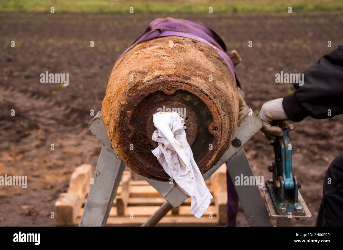 Oststeinbek, Germany. 26th Nov, 2021. A defused aerial bomb lies on a ...
