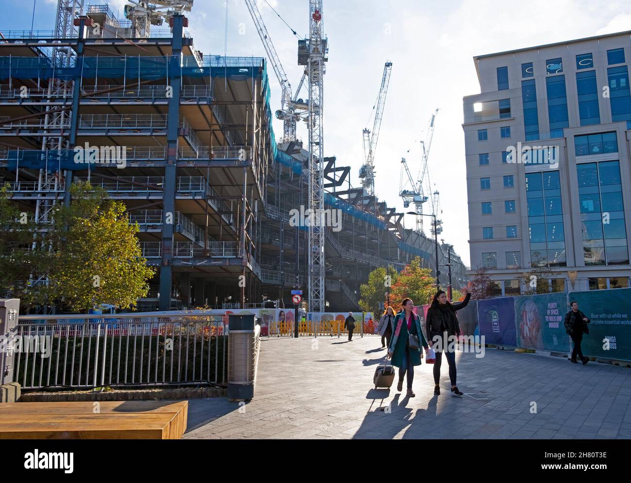 Landscraper Google HQ building under construction Kings Boulevard site ...