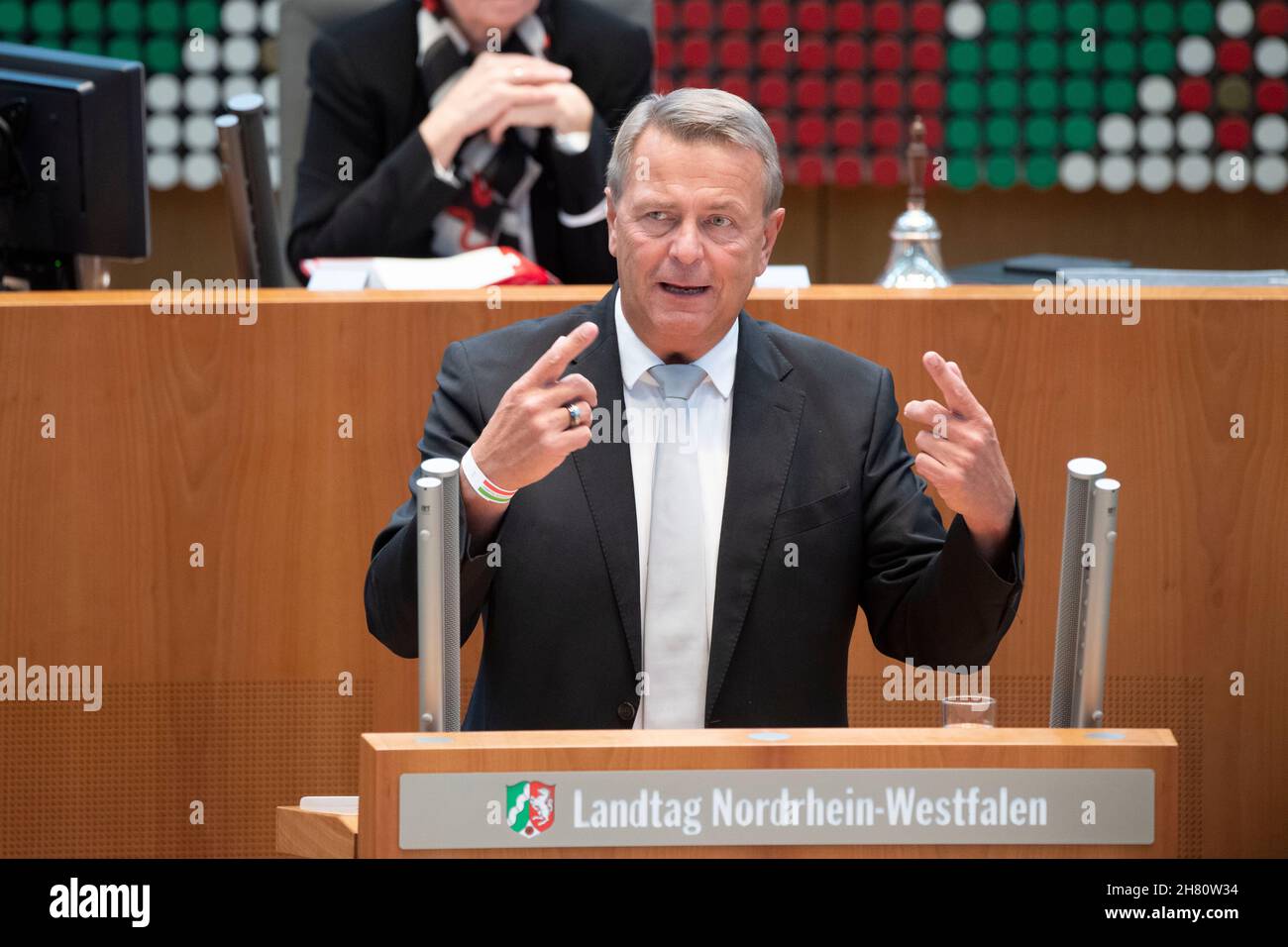 Duesseldorf, Deutschland. 24th Nov, 2021. Christof RASCHE, chairman of ...