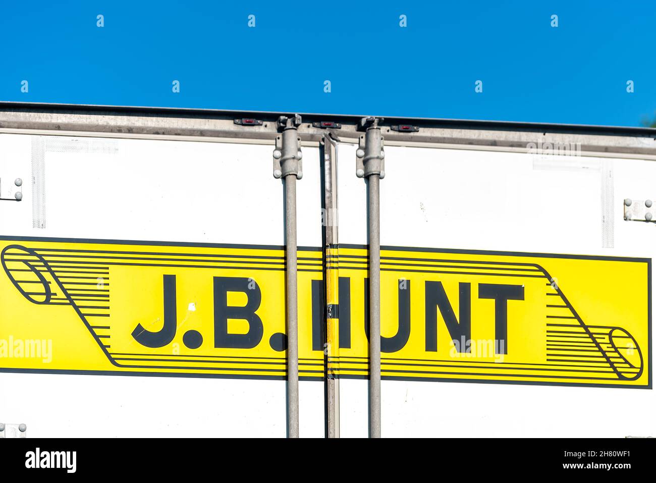 Front Royal, USA - May 27, 2021: Highway road i-66 in Virginia with ...