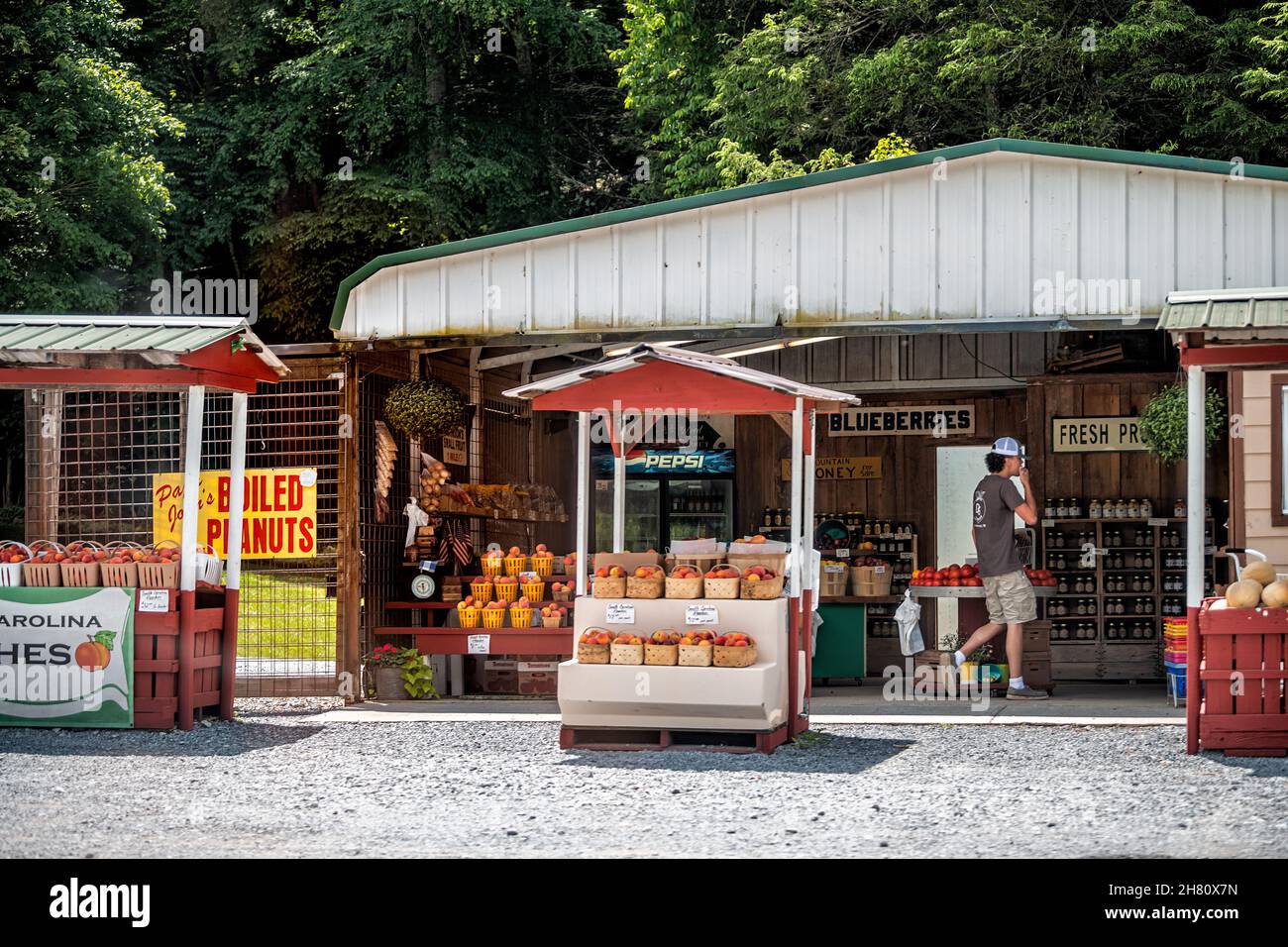 Roan Mountain, USA - June 23, 2021: Tennessee town with fruit stand ...
