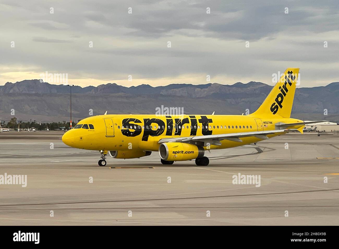 A Spirit Airlines 2005 Airbus A319-132 fixed wing twin multi engine ...