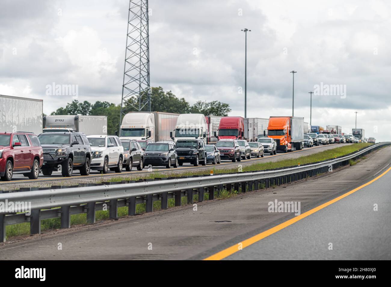 Roadway freeway expressway driving hi-res stock photography and images ...