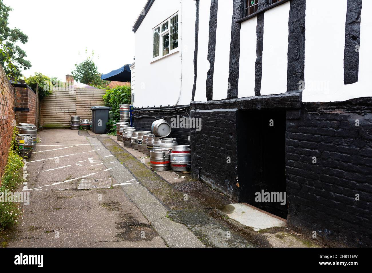 Empty beer kegs hi-res stock photography and images - Alamy
