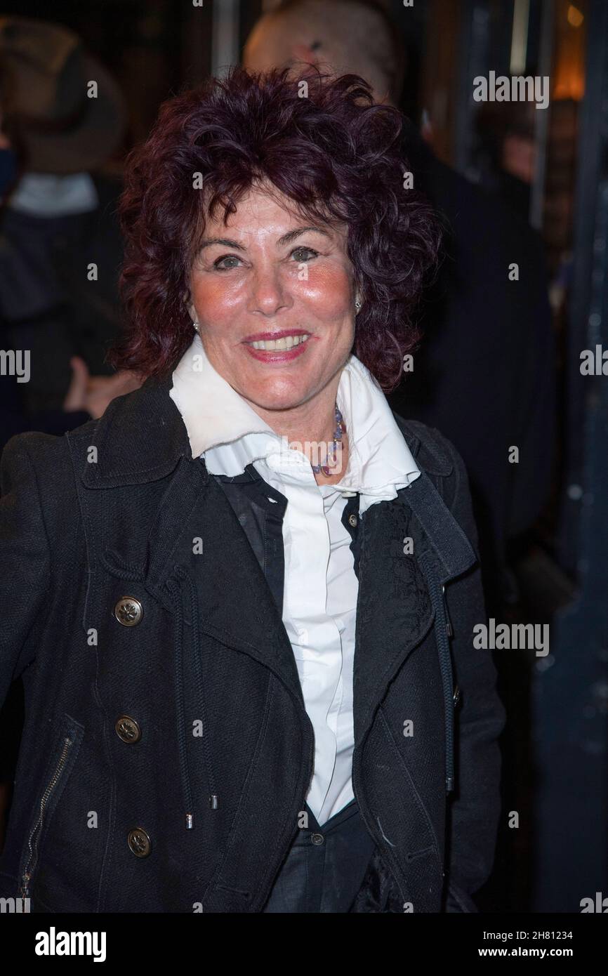 London, UK. Ruby Wax at the West End premiere of National Theatre's ...