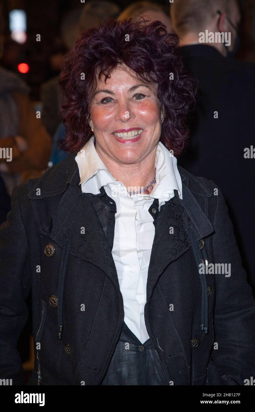 London, UK. Ruby Wax at the West End premiere of National Theatre's ...