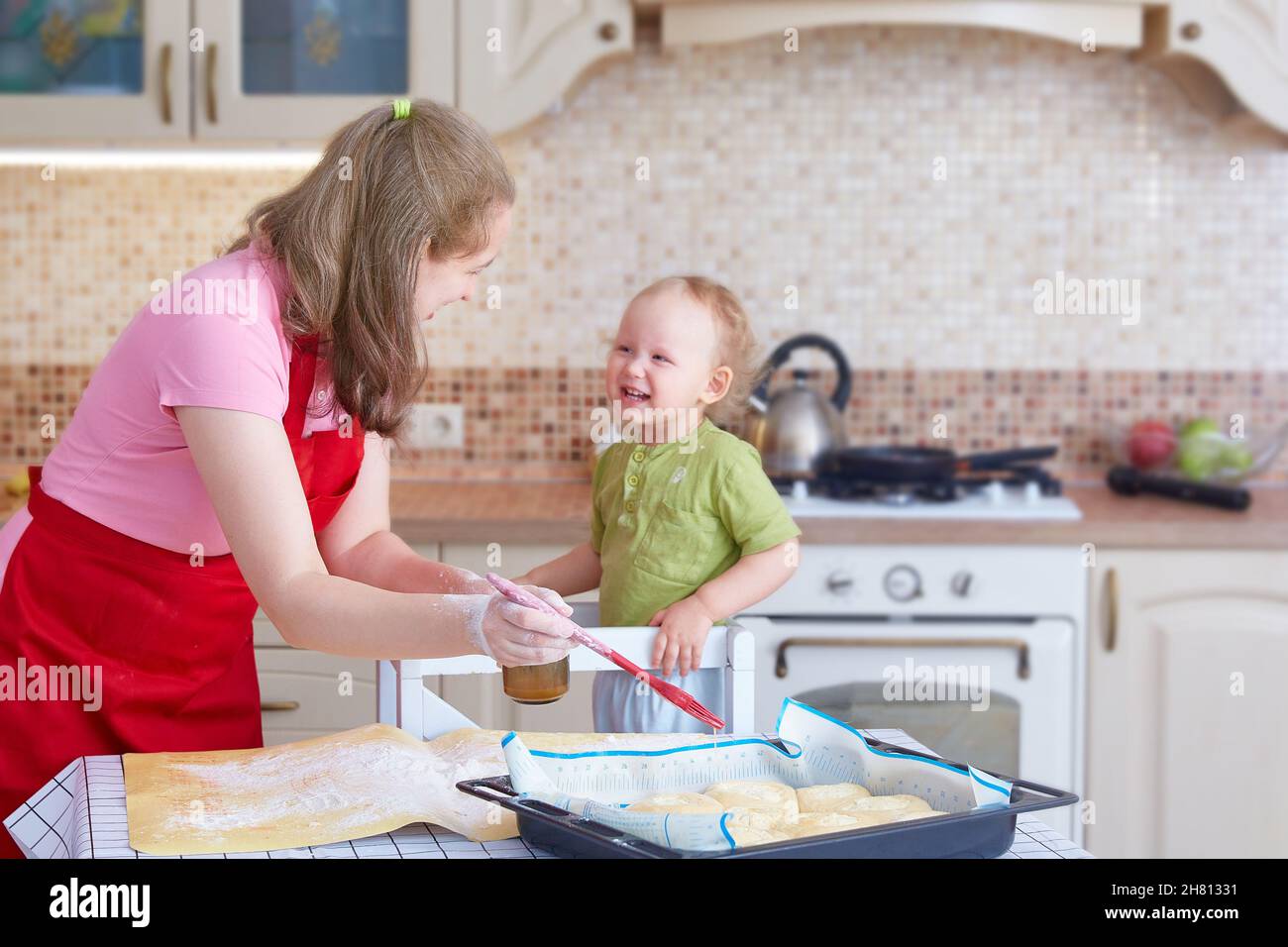 How to cook pies hi-res stock photography and images - Alamy