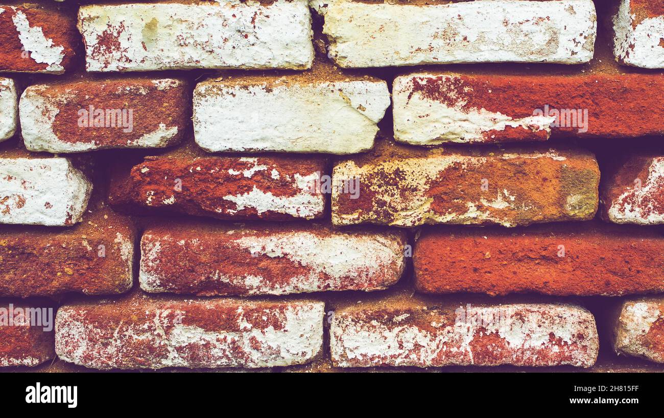 Curve of red bricks hi-res stock photography and images - Alamy