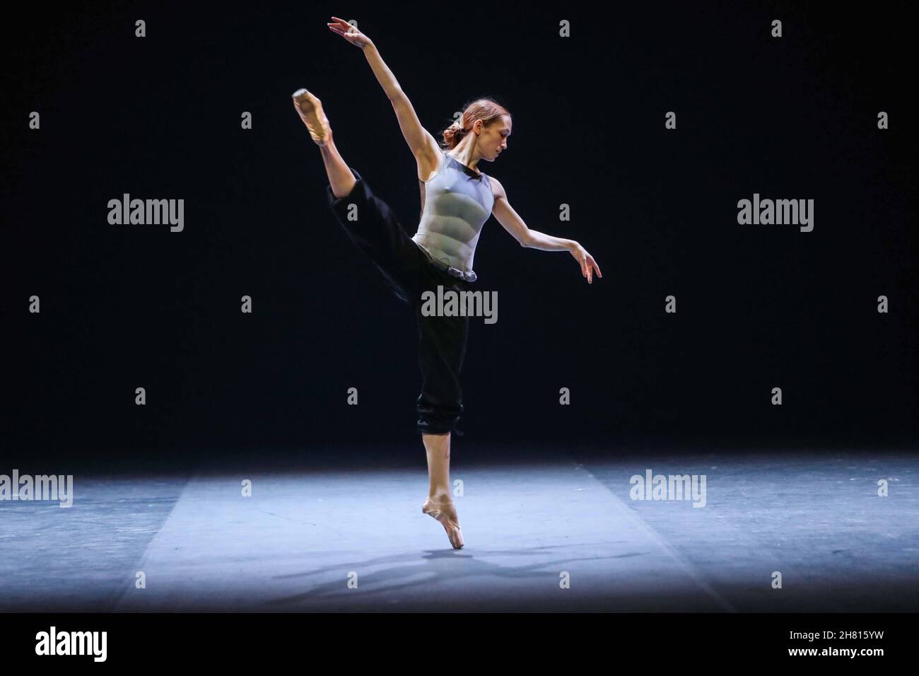 English choreographers hi-res stock photography and images - Alamy
