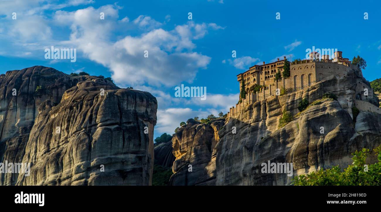 Panoramic sunset view of the Holy Monastery of Varlaam in Meteora ...