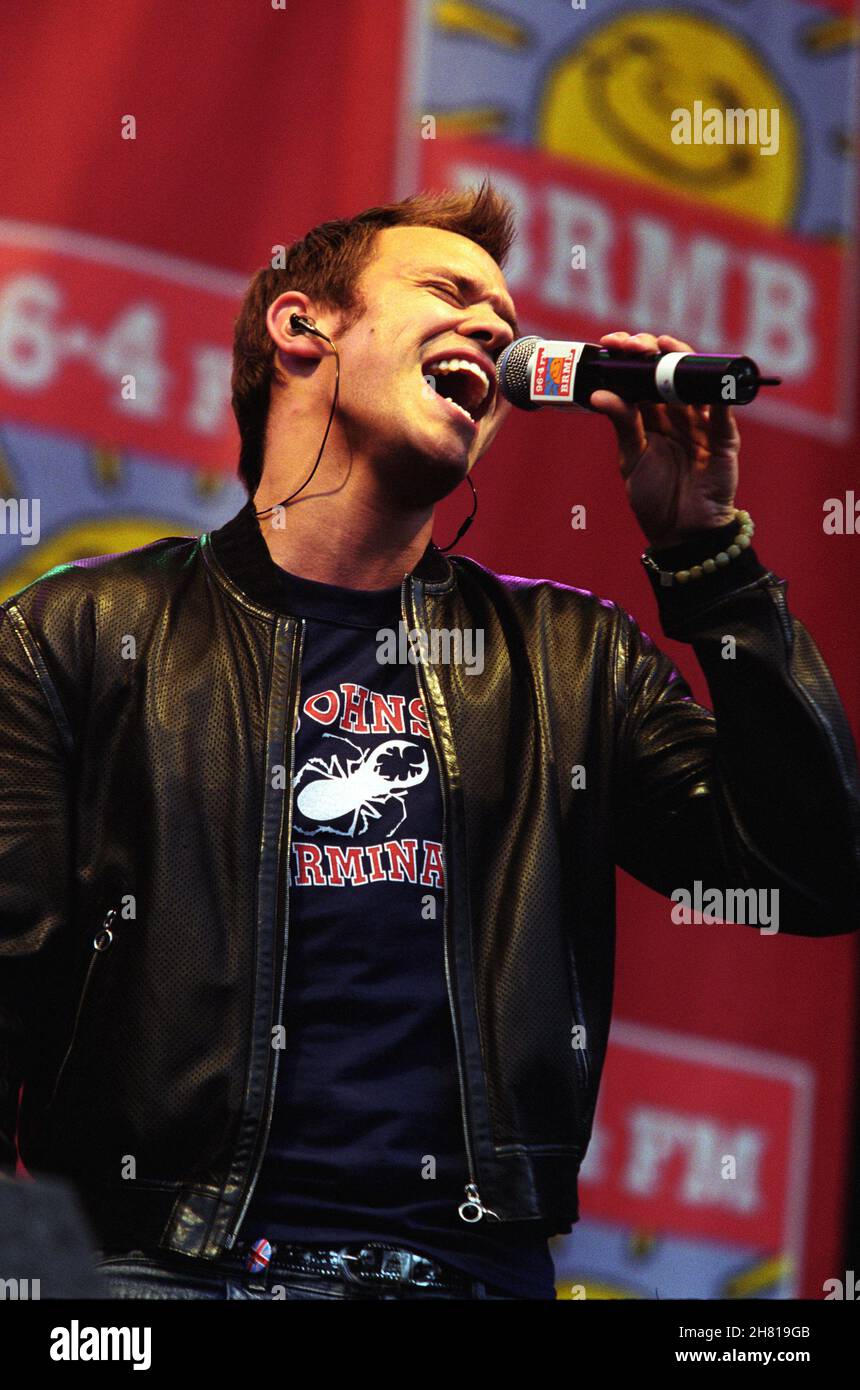 Will young singer hi-res stock photography and images - Alamy