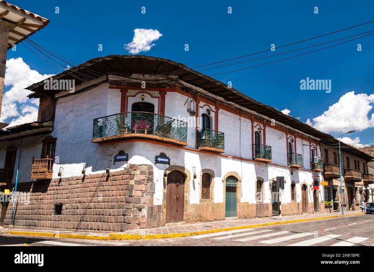 Spanish architecture cuzco hi-res stock photography and images - Alamy