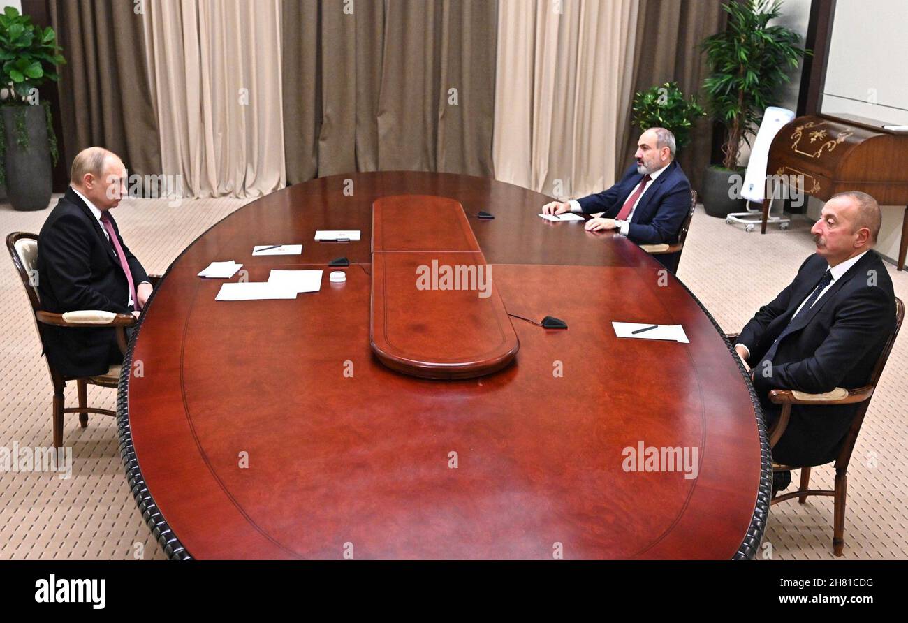 Aliyev pashinyan hi-res stock photography and images - Alamy
