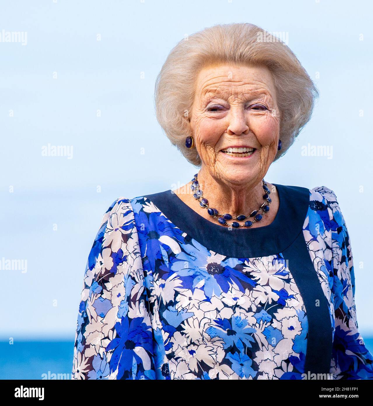 Princess Beatrix visiting Caribbean Research and Management of ...