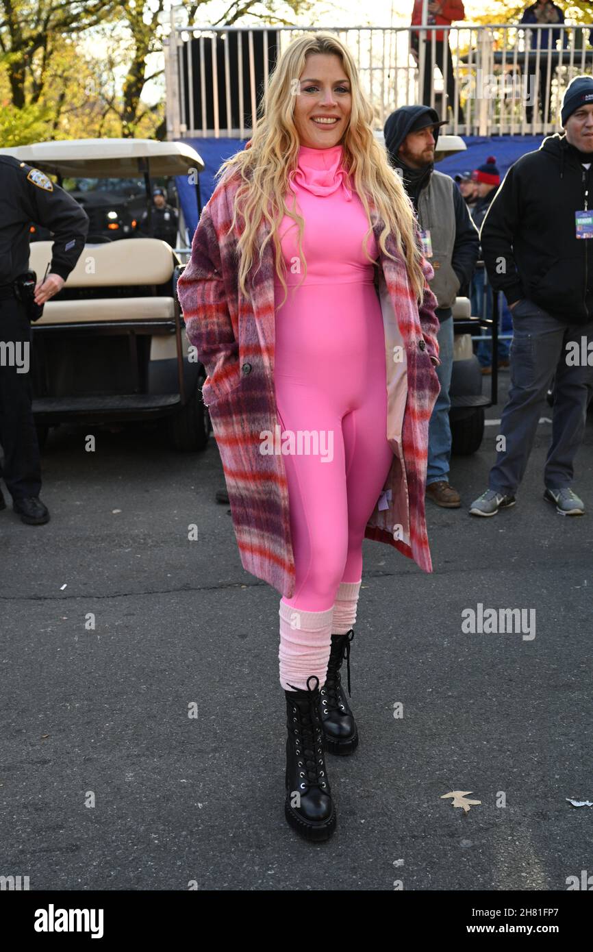 Busy Philipps during the 95th Annual Macy's Thanksgiving Day Parade on ...
