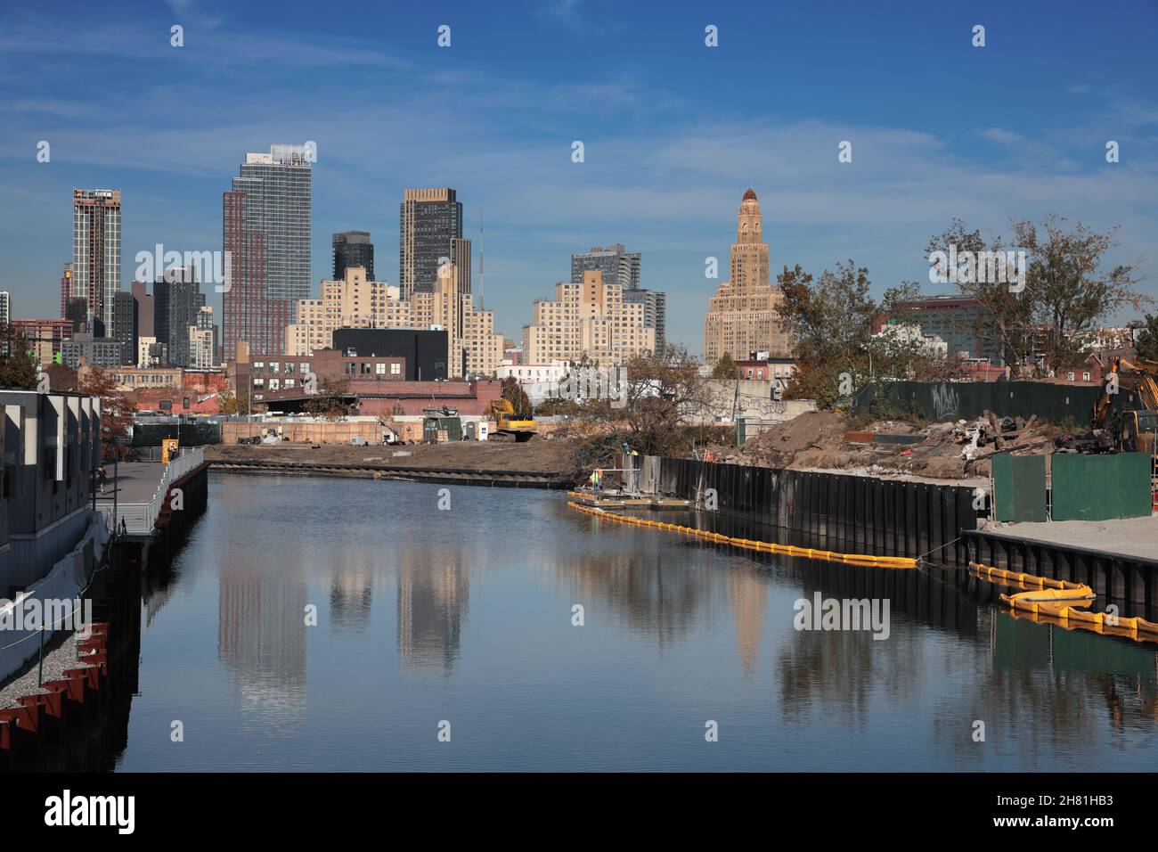 Brooklyn waterfront development hi-res stock photography and images - Alamy