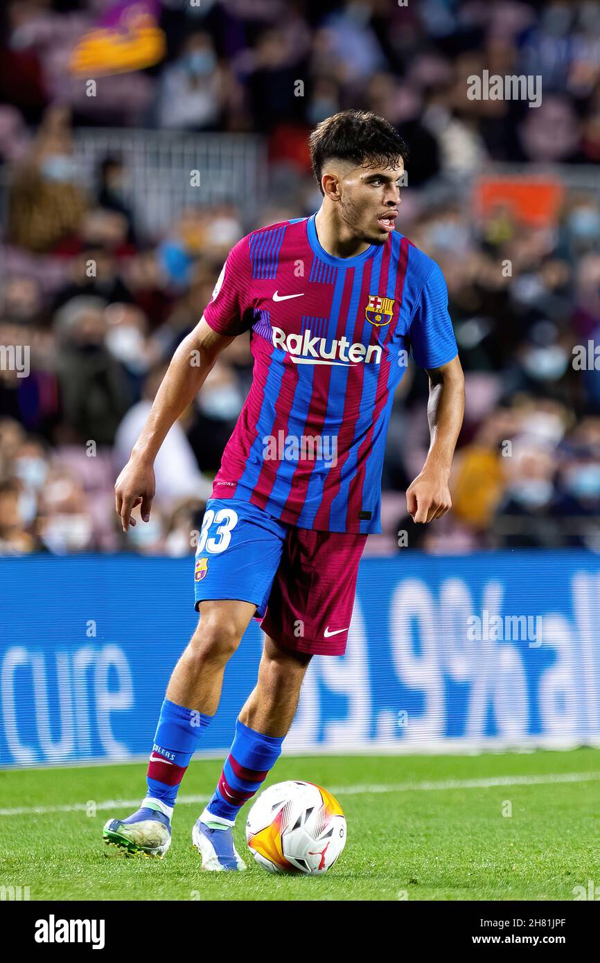 BARCELONA - OCT 30: Ez Abde in action during the La Liga match between FC Barcelona and Alaves ...