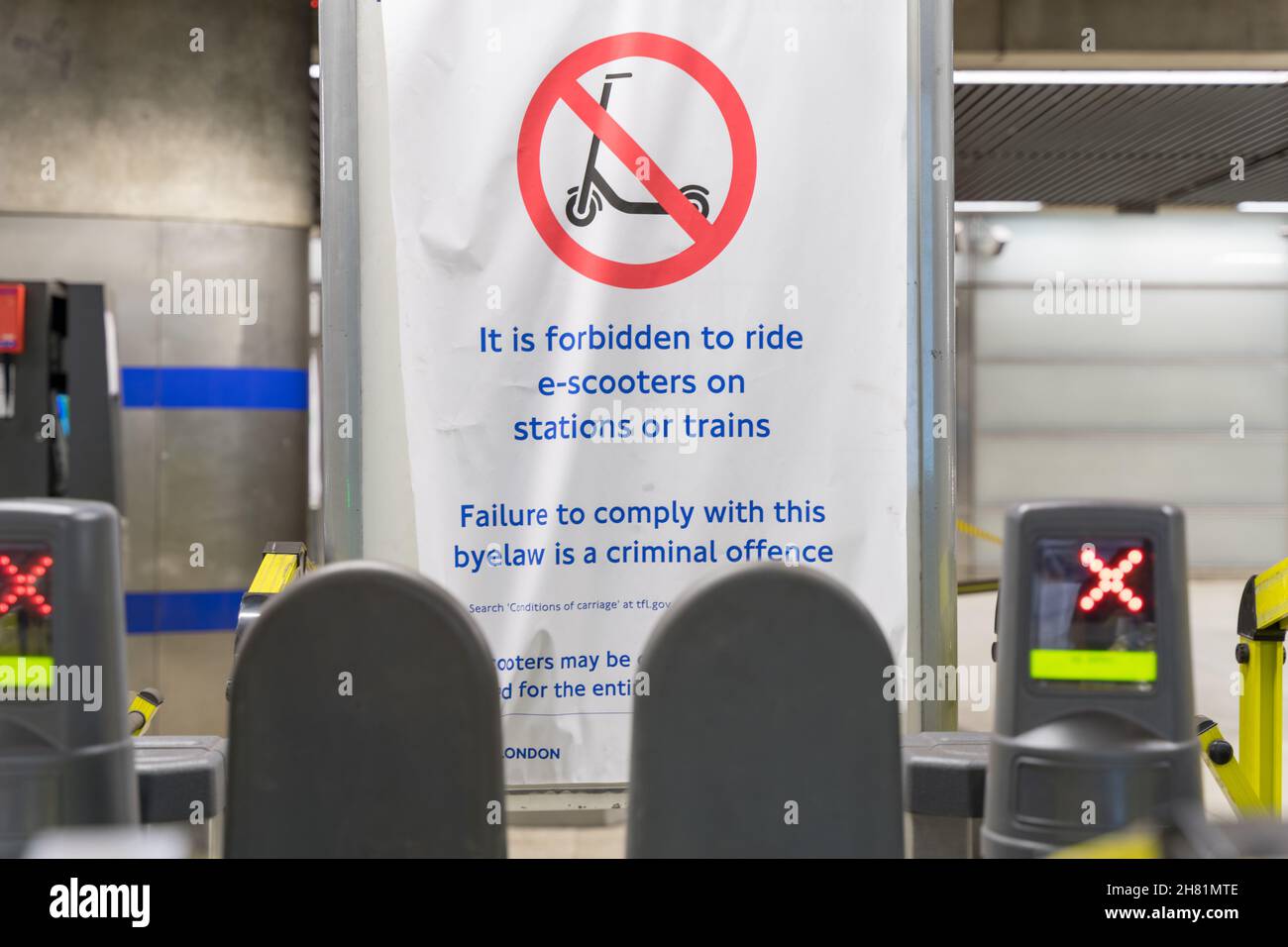 London underground notice board hi-res stock photography and images - Alamy