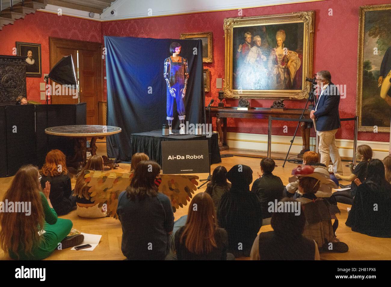 London, UK. 26th November, 2021. Oxford, UK. The robot artist Ai-Da ...