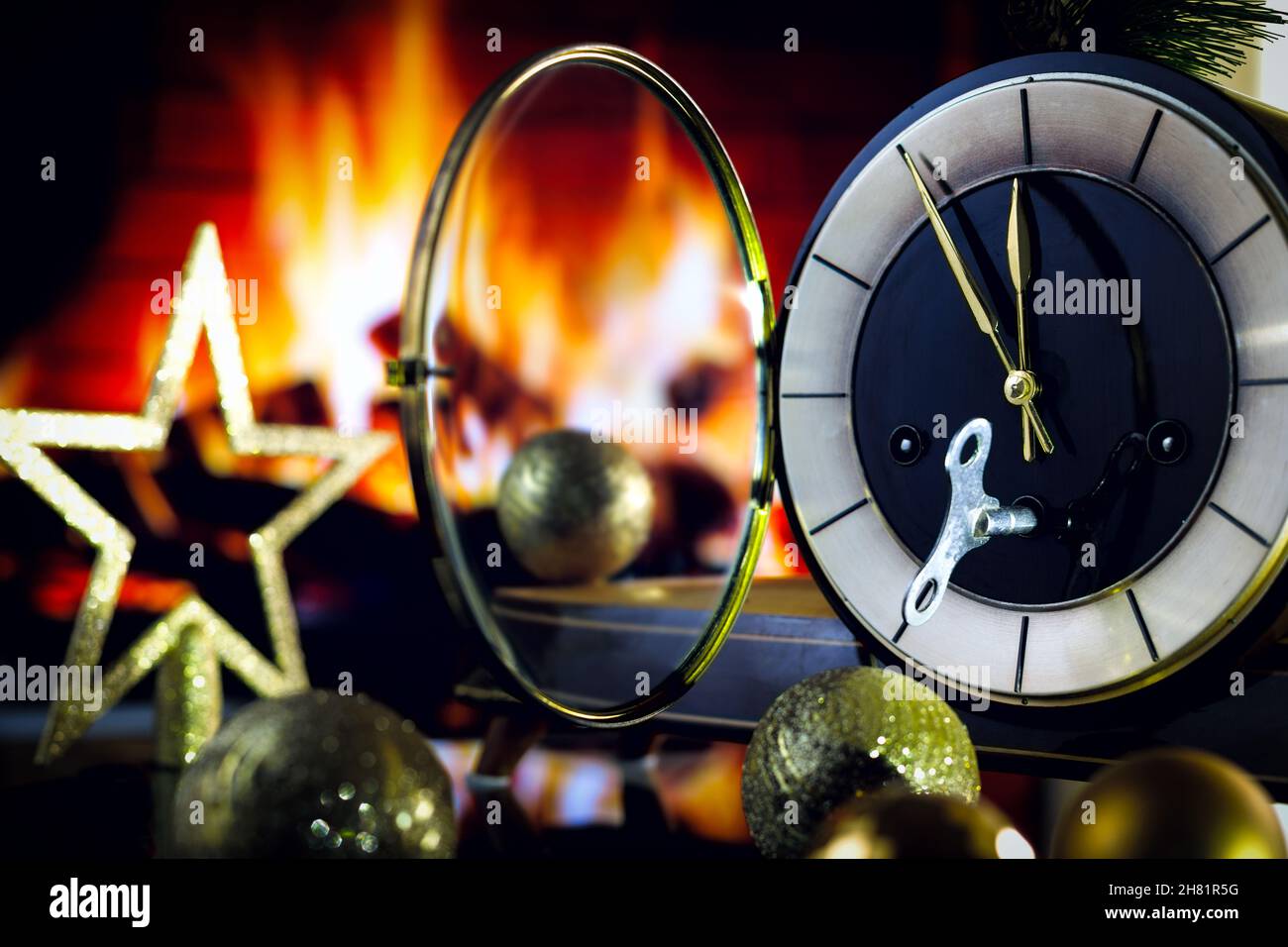Clock backdrop hi-res stock photography and images - Alamy