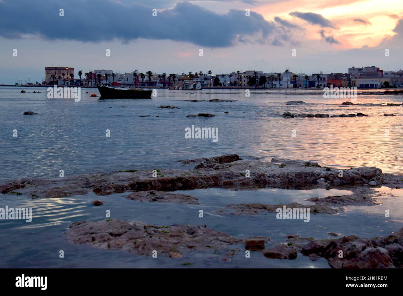 Italian crystalline beach hi-res stock photography and images - Alamy