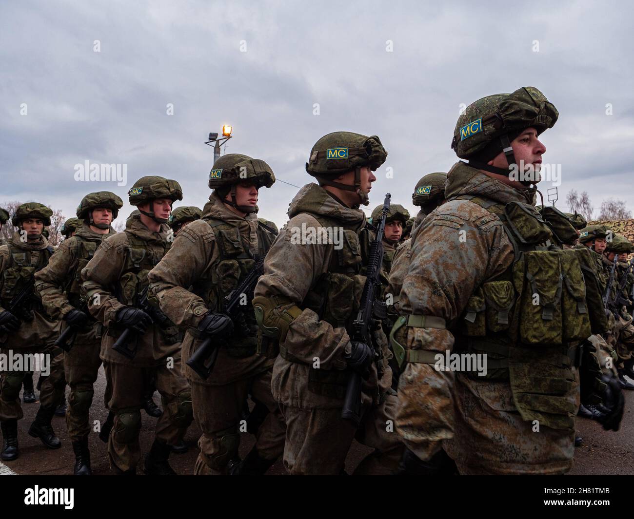 Kazan, Russia. 08 November 2021. Special forces soldiers with rifle in ...