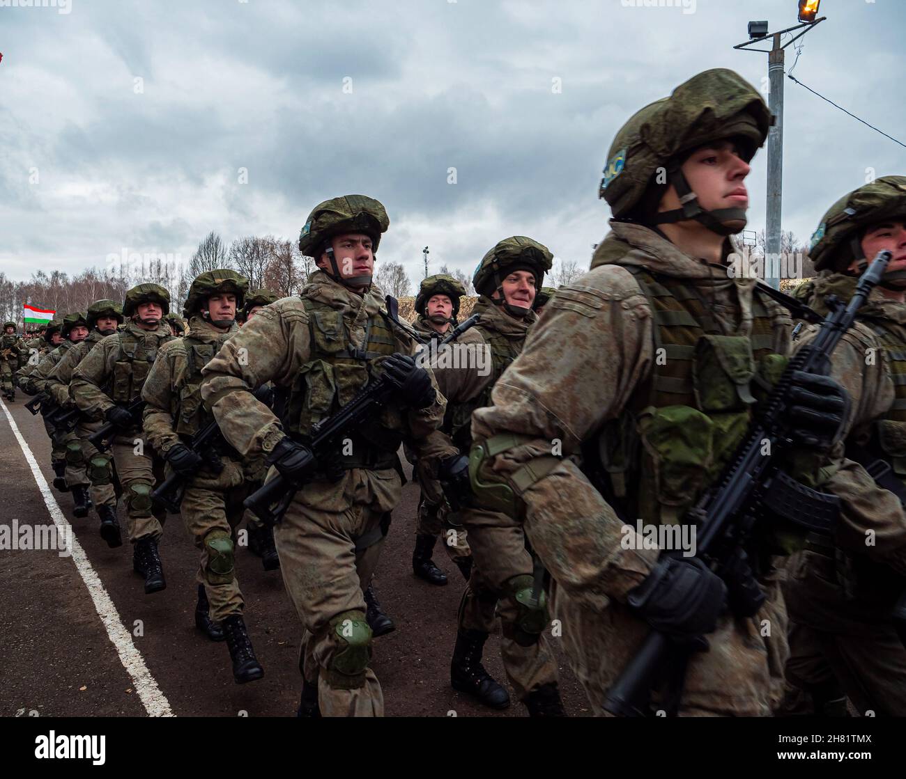 Kazan, Russia. 08 November 2021. Special forces soldiers with rifle in ...