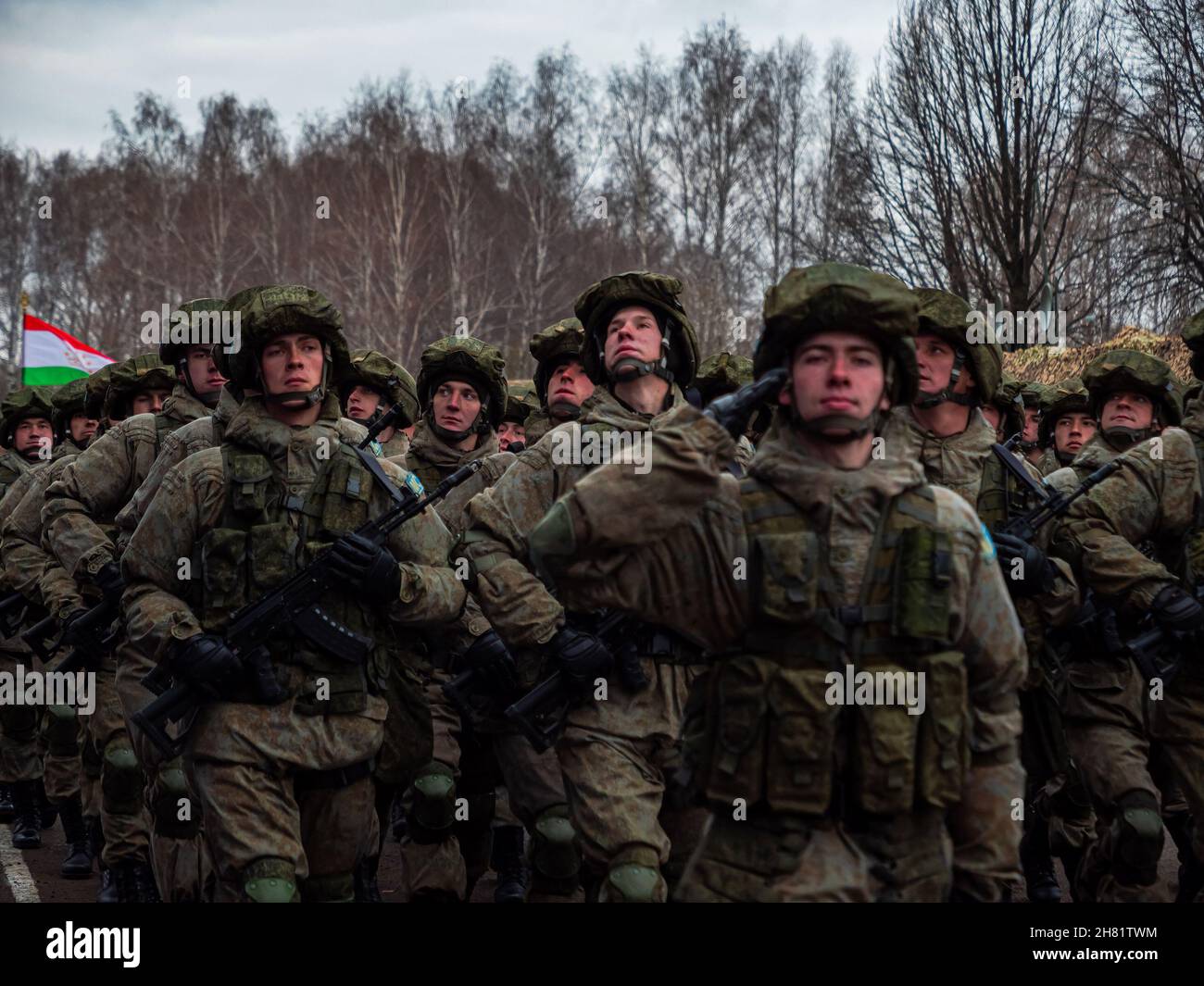 Kazan, Russia. 08 November 2021. Special forces soldiers with rifle in ...