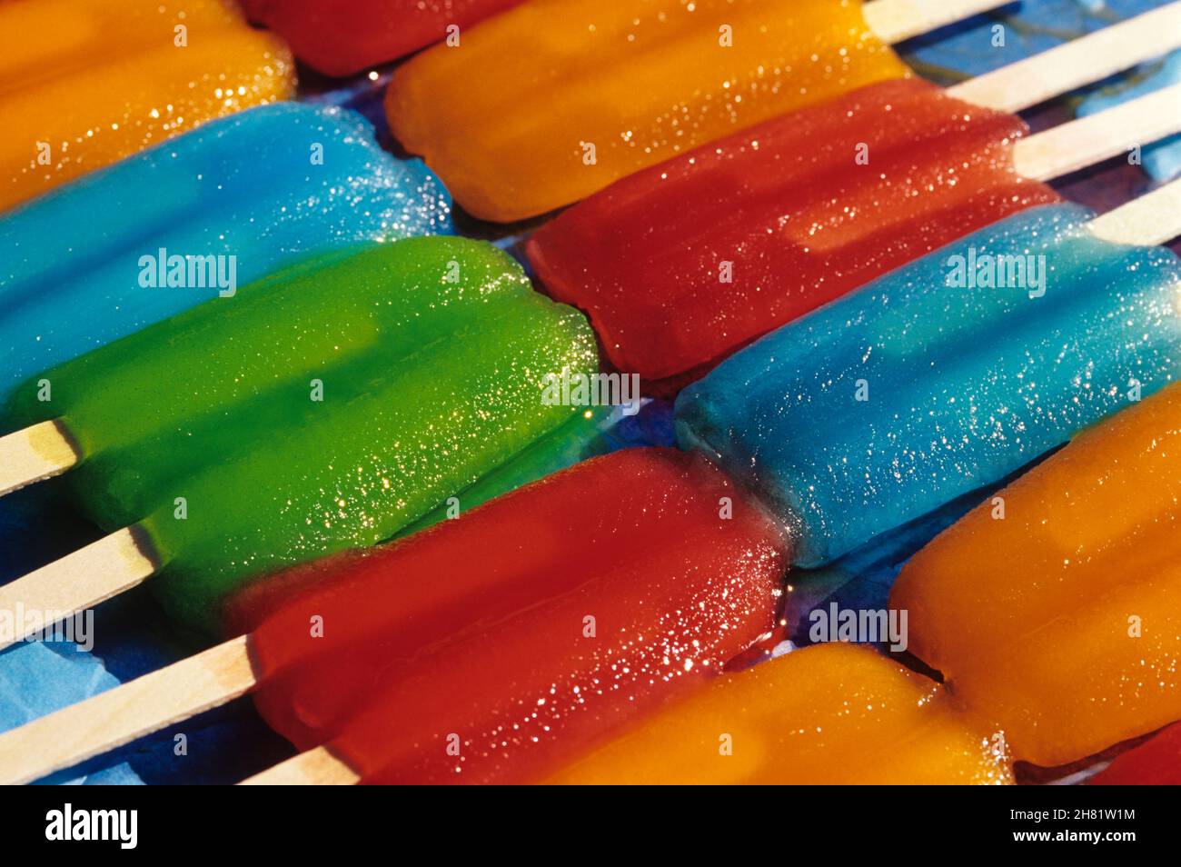 Popsicles in rows melting hi-res stock photography and images - Alamy