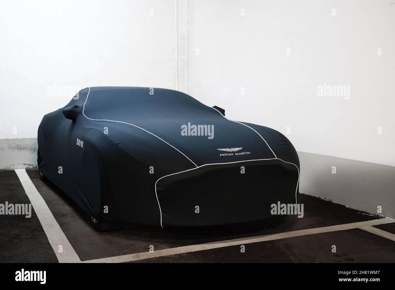 Aston martin db11 coupe hi-res stock photography and images - Alamy