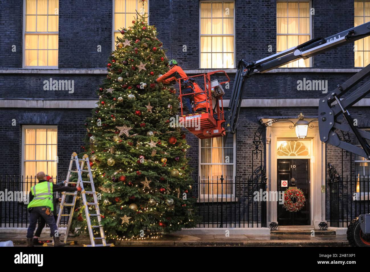 Tree Barn Downing Street High Resolution Stock Photography and Images ...