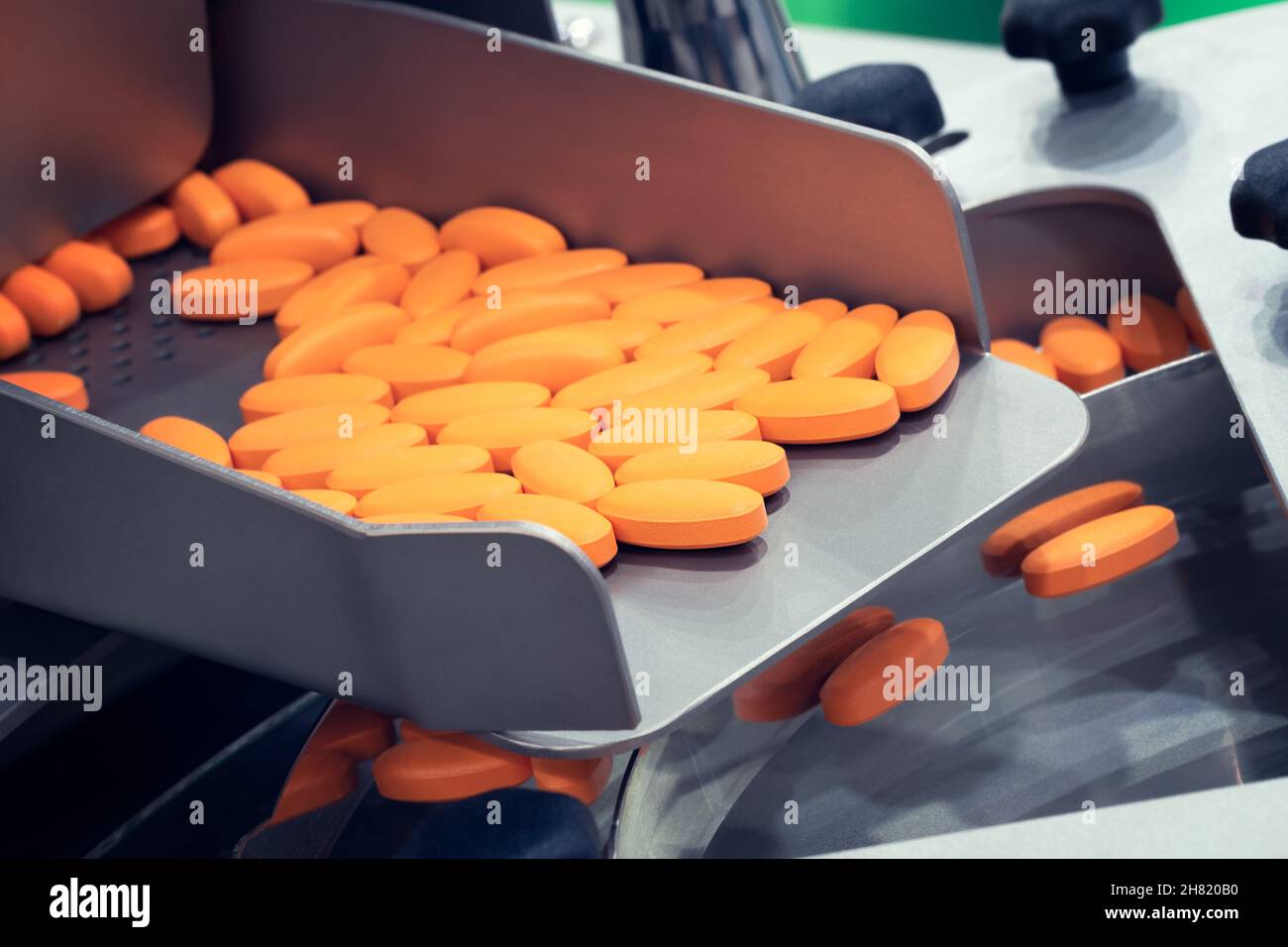 Pharmaceutical production line, production of tablets or vitamins ...