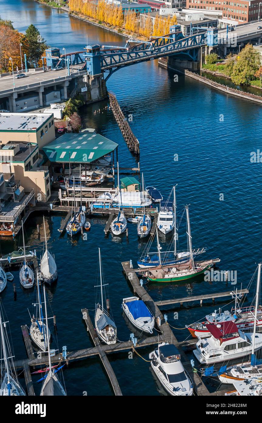 Draw bridge from above hi-res stock photography and images - Alamy