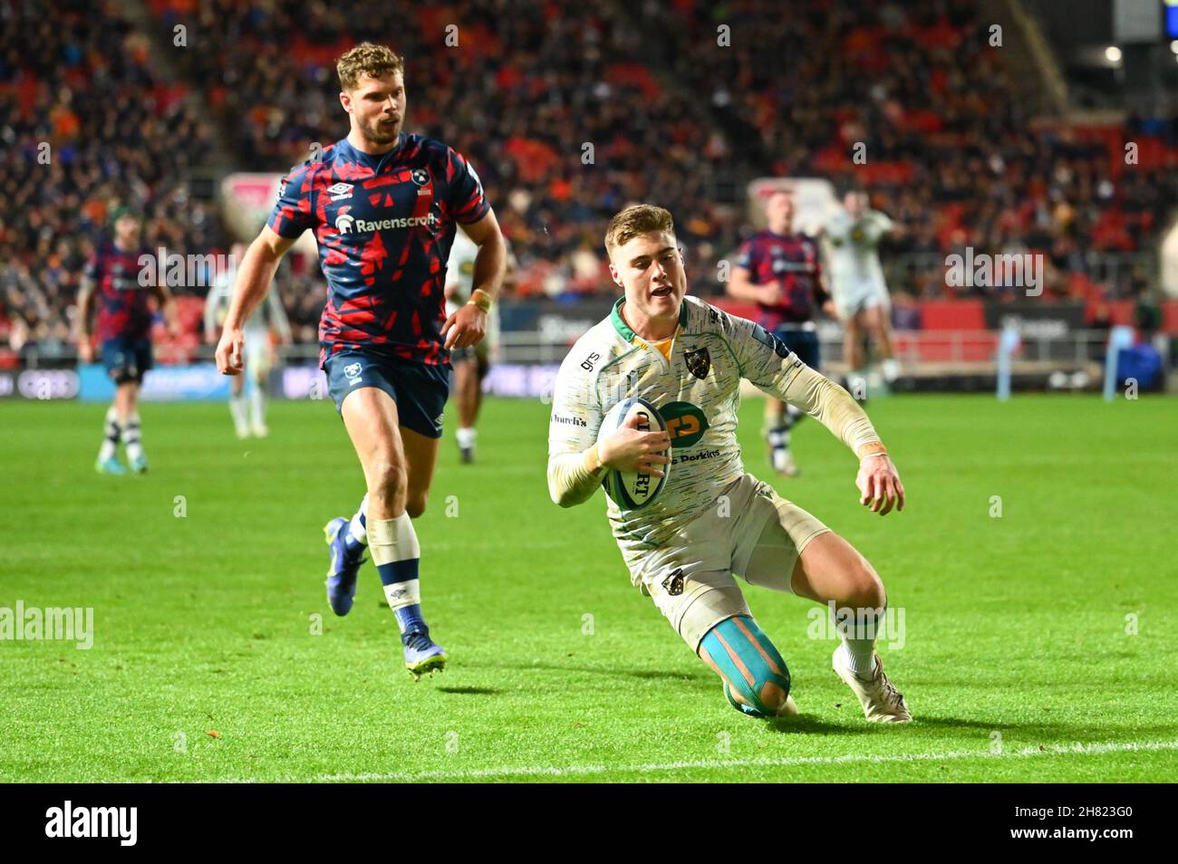 Tommy freeman of northampton saints hi-res stock photography and images ...