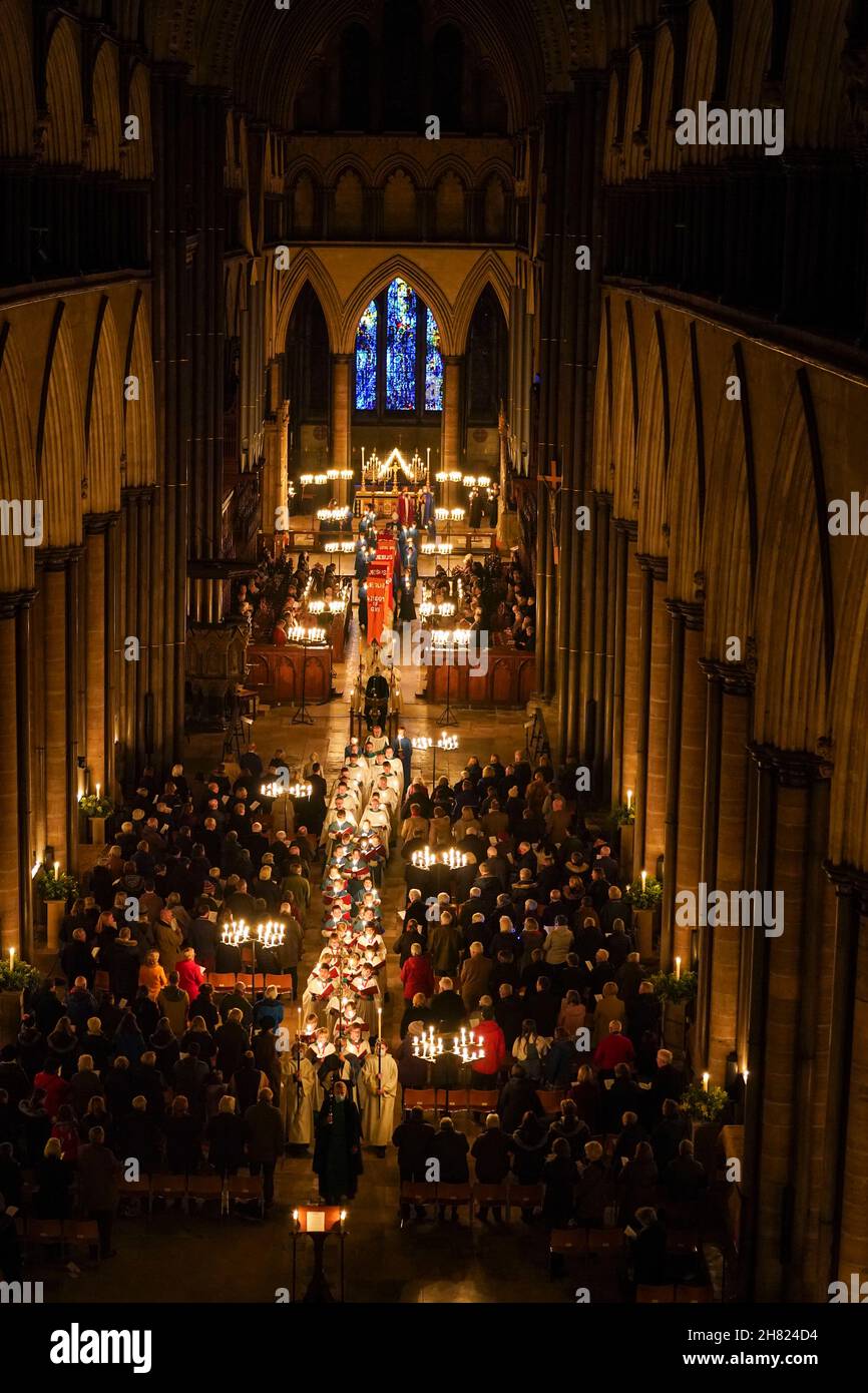 Candles are carried through Salisbury Cathedral during the advent ...