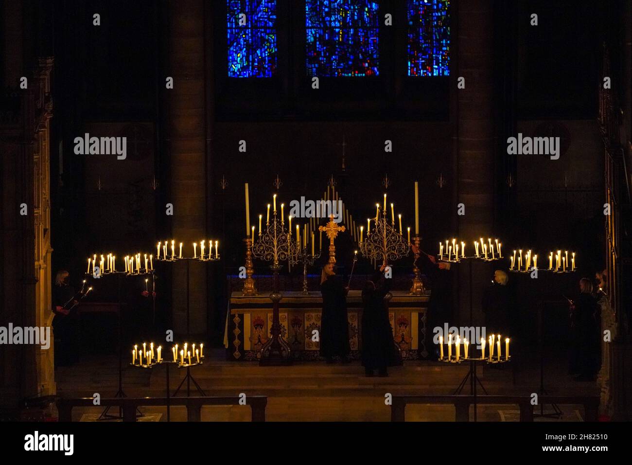 Salisbury cathedral advent procession hi-res stock photography and ...